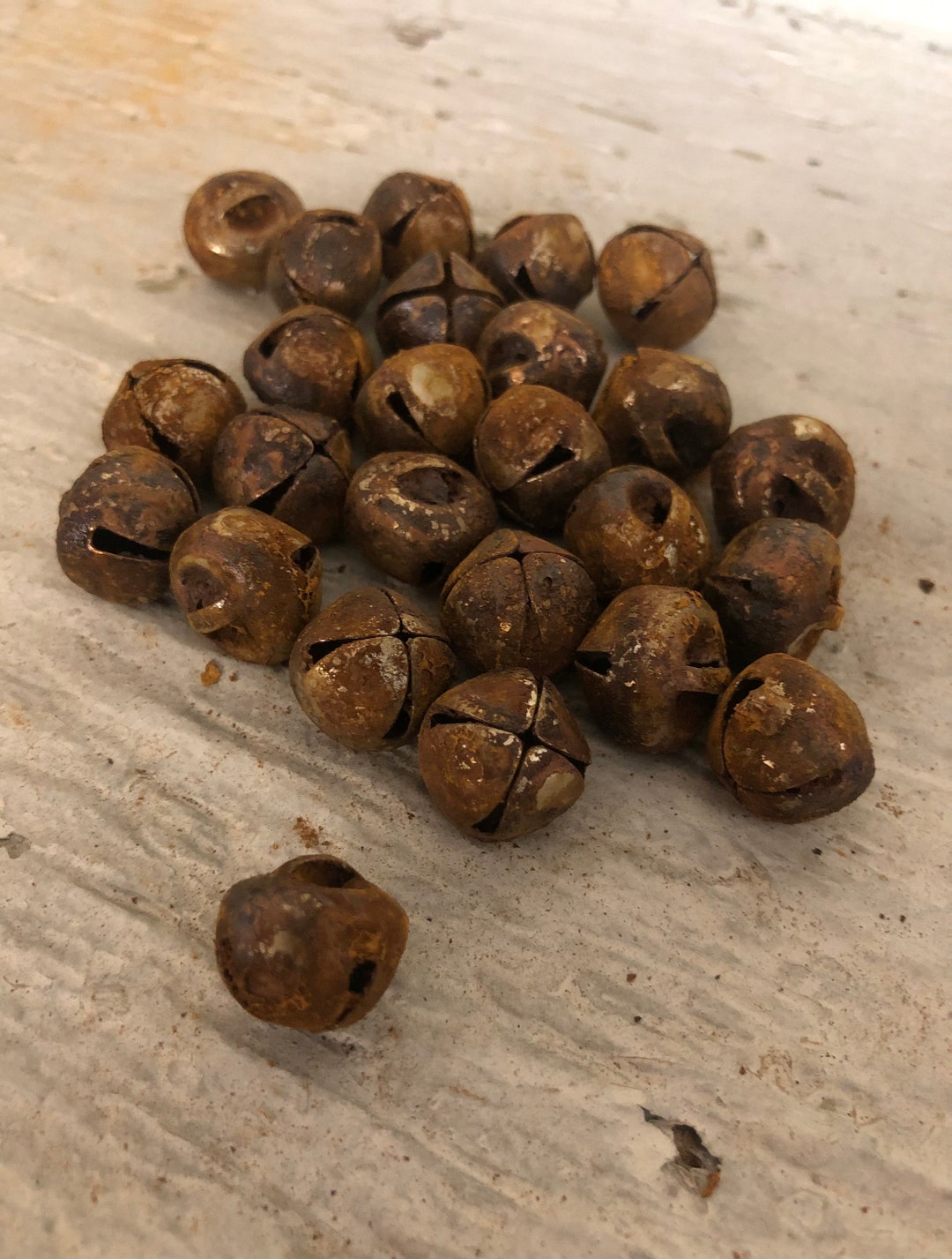 Primitive Rusty Bells Set of 25 or 50 - Etsy
