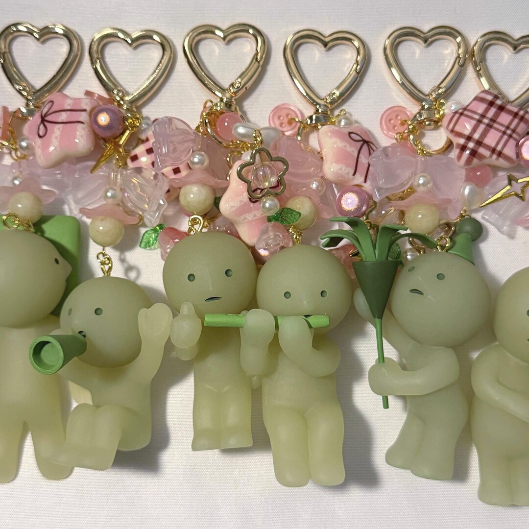 New Pink Theme + Gold Heart Clasp Green Guy Keychains, Beaded Trinket ...