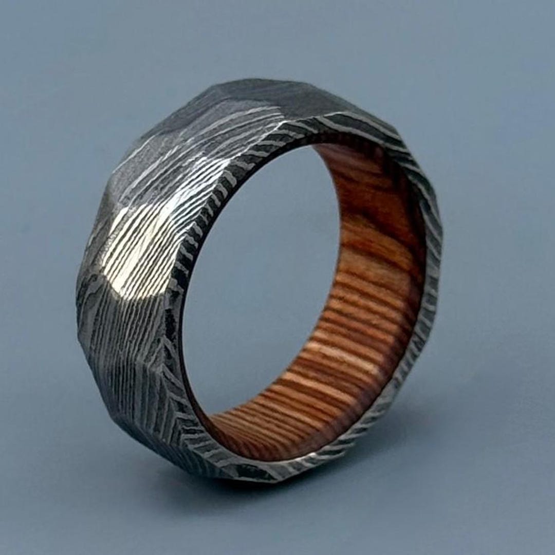 Handmade Damascus Steel Whiskey Barrel Ring Rock Hammered Pattern Wood ...