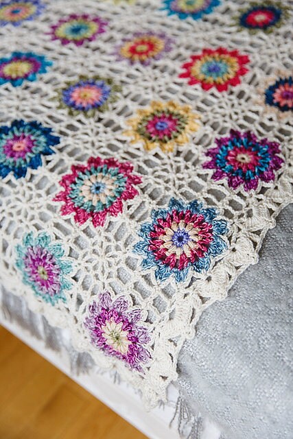 Crochet Pattern : Batik Flower Blanket - Etsy