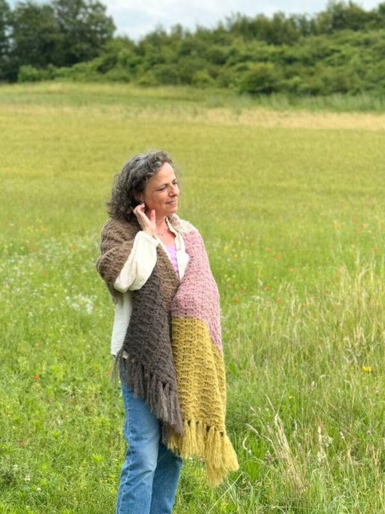 Crochet Pattern : Suri Shawl - Etsy