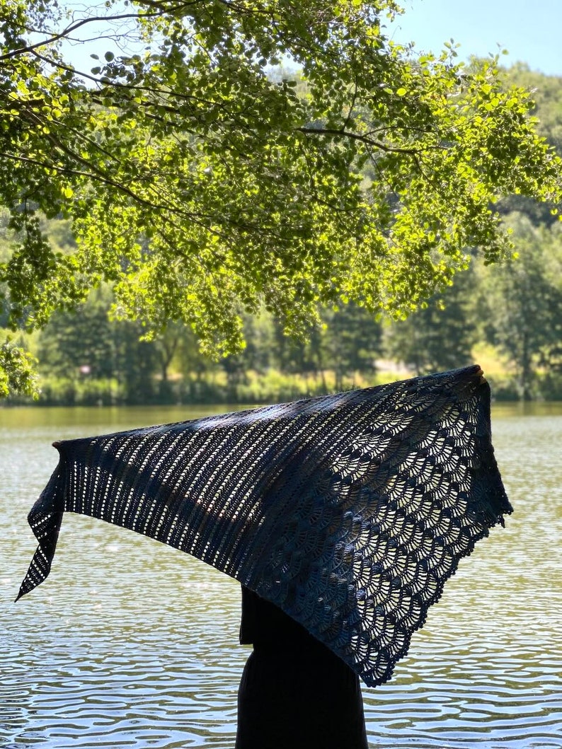 Crochet Pattern : Water Waves Shawl - Etsy