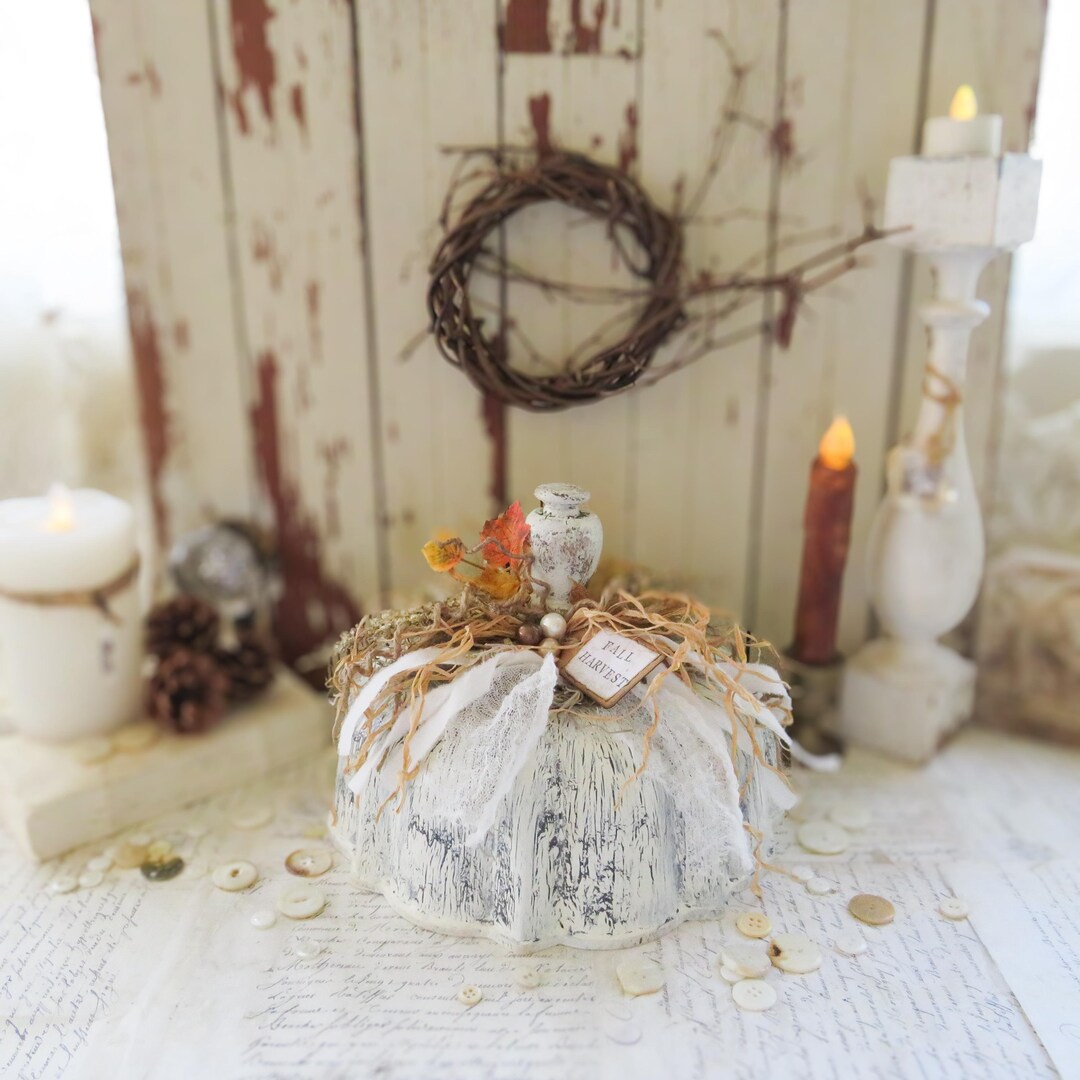 Pumpkin Fall Farmhouse Decor - Repurposed Vintage Bundt Pan With Chippy ...
