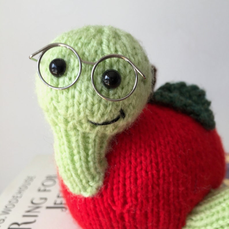 Billy Bookworm Toy Knitting Pattern - Etsy
