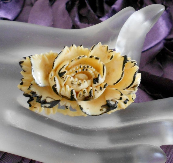 1930's Ivory Colored Celluloid Pin - Gem