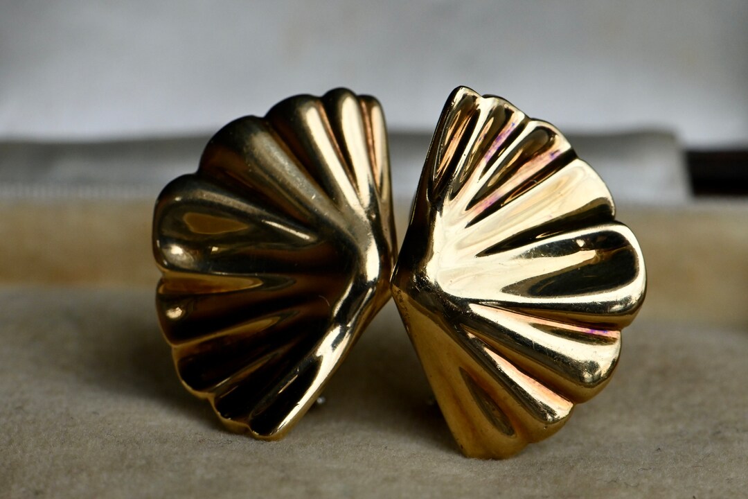 Vintage 1980s Tiffany & Co. 18K Seashell Earrings by Angela Cummings - Etsy