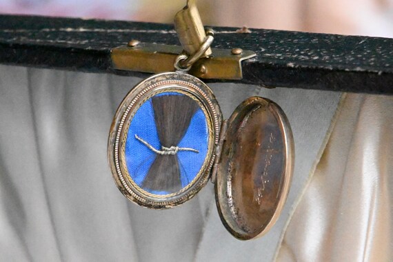 Antique Victorian 1870s memento mori locket with hair… - Gem