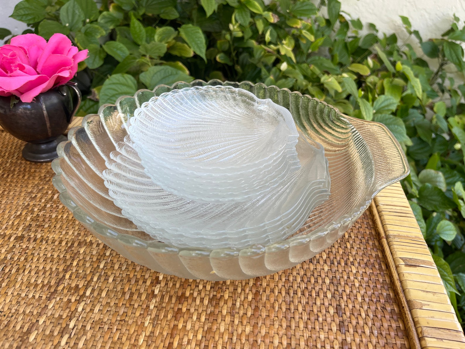 Set of 12 Glass Clam Plates and Large Glass Clam Shell Bowl 6 - Etsy