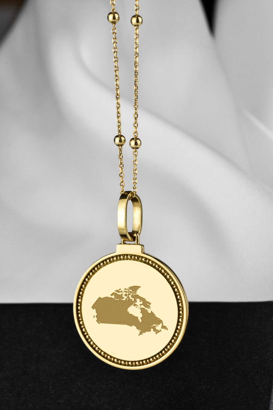 14K Solid Gold Canada Map Necklace, Traveler Gift - Etsy