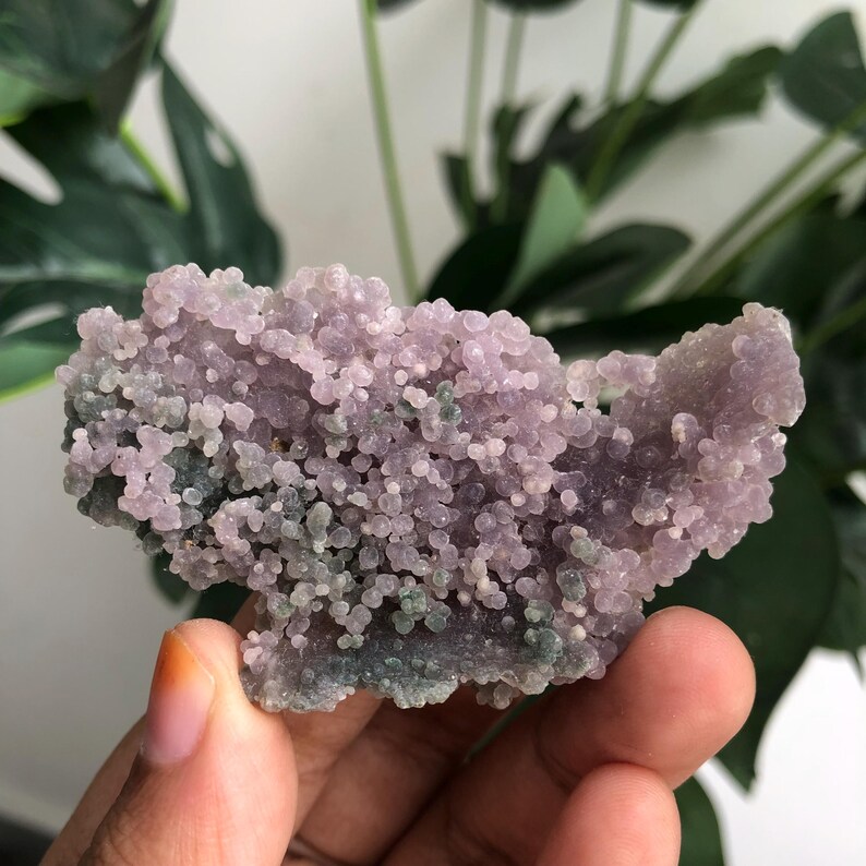 Unique Grape Agate Specimen Cluster | Gif Te , Gifttings ,giftedly ...