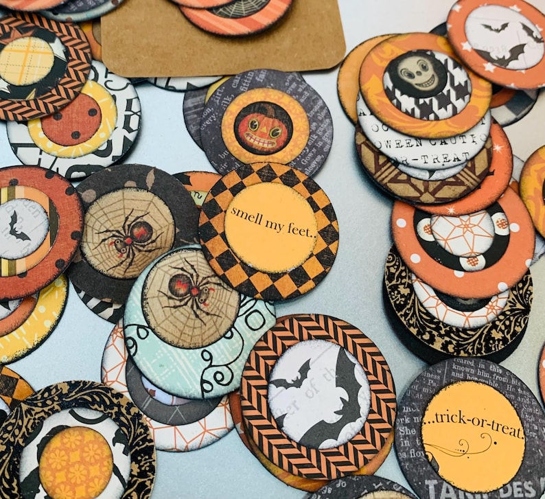 Halloween Paper Circle Stacks: Mixed Media Art Embellishments, 20-pack ...