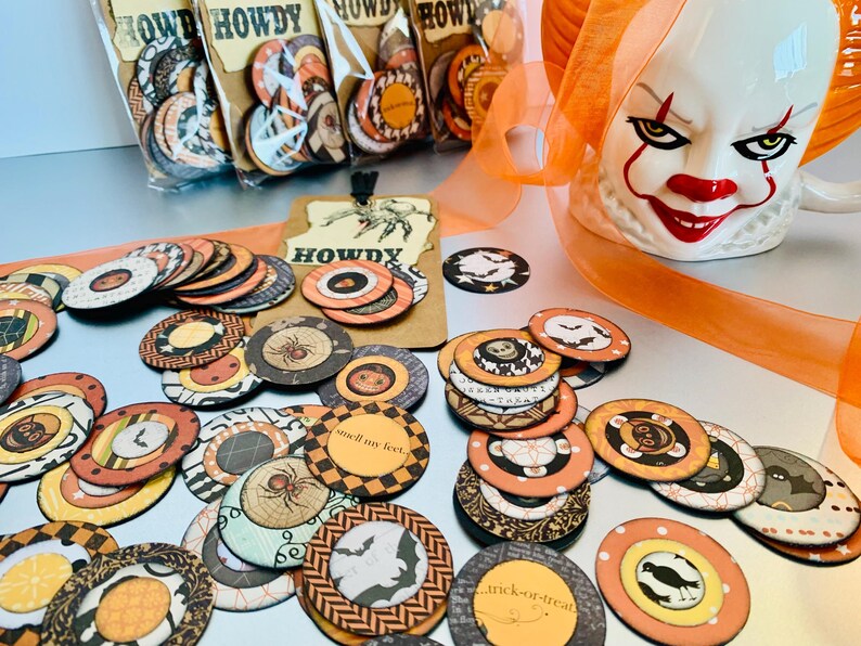 Halloween Paper Circle Stacks: Mixed Media Art Embellishments, 20-pack ...