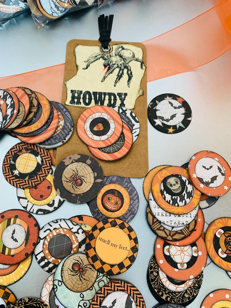 Halloween Paper Circle Stacks: Mixed Media Art Embellishments, 20-pack ...