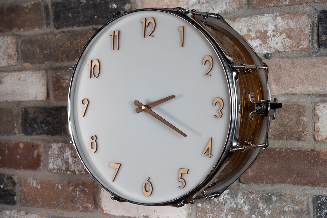 Vintage Gold Clock With LED Light-up Face 14-inch: Cool Musical Decor ...