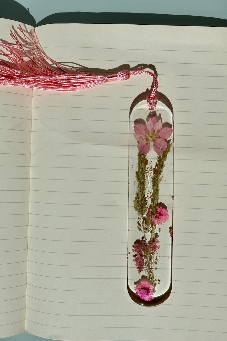 Handmade Pressed Flower Bookmark: Floral Resin Reading Accessory - Etsy