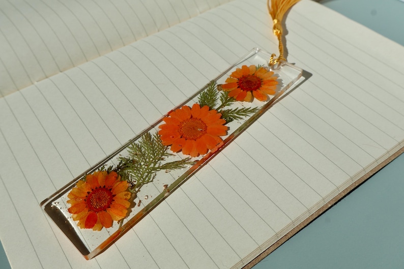 Handmade Pressed Flower Bookmark: Floral Resin Reading Accessory - Etsy