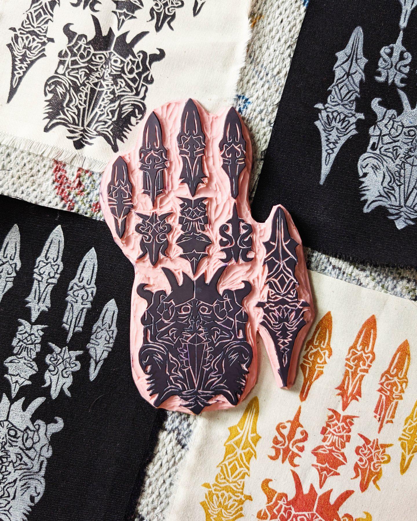 Baldur's Gate 3 Gauntlet of the Tyrant Enver Gortash Linocut Patch BG3 ...