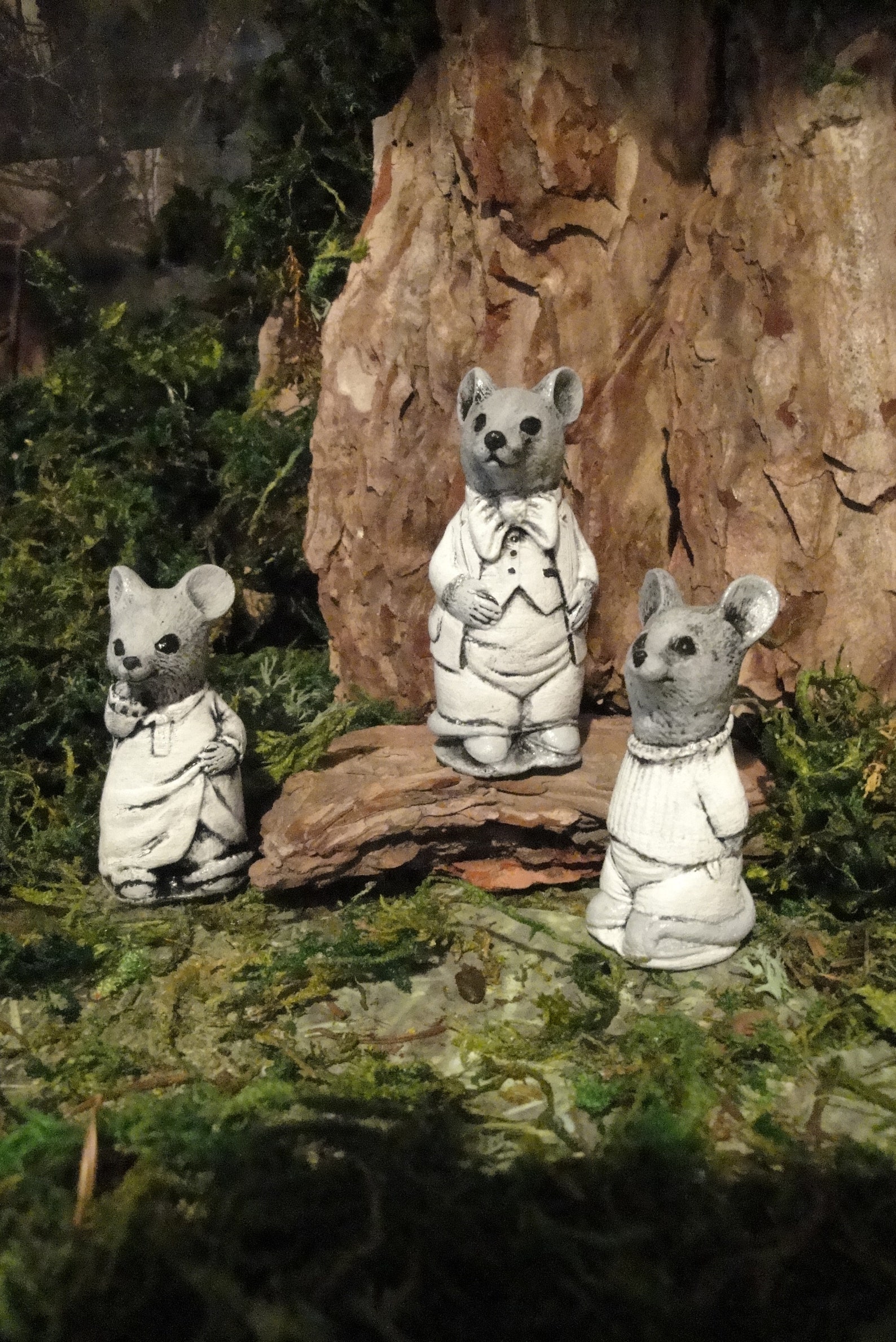 Small adorable Concrete Mouse Family for your Miniature | Etsy