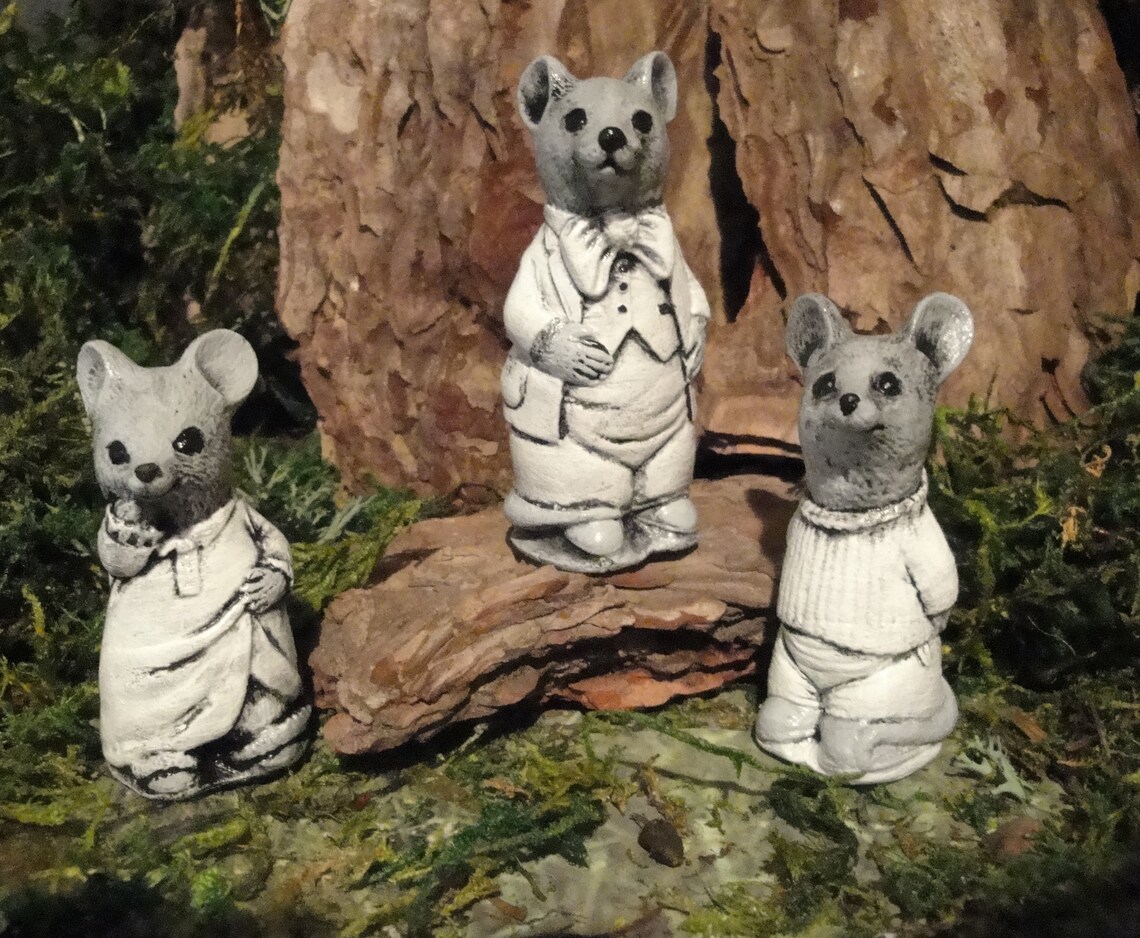 Small adorable Concrete Mouse Family for your Miniature | Etsy
