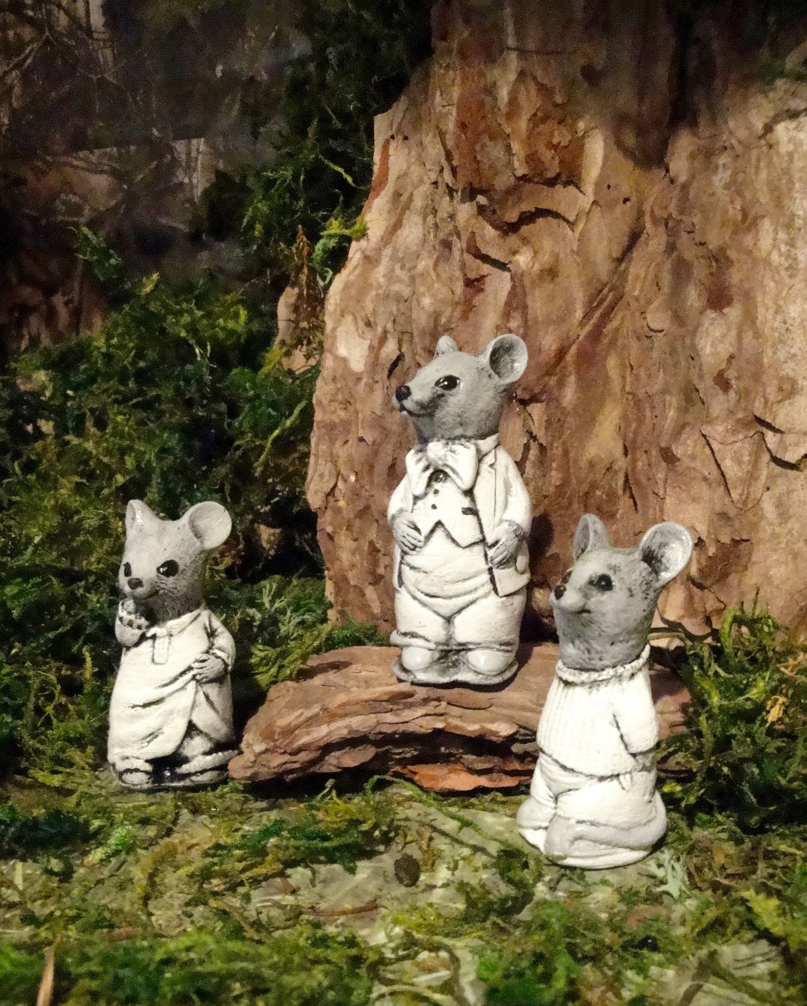 Small adorable Concrete Mouse Family for your Miniature | Etsy