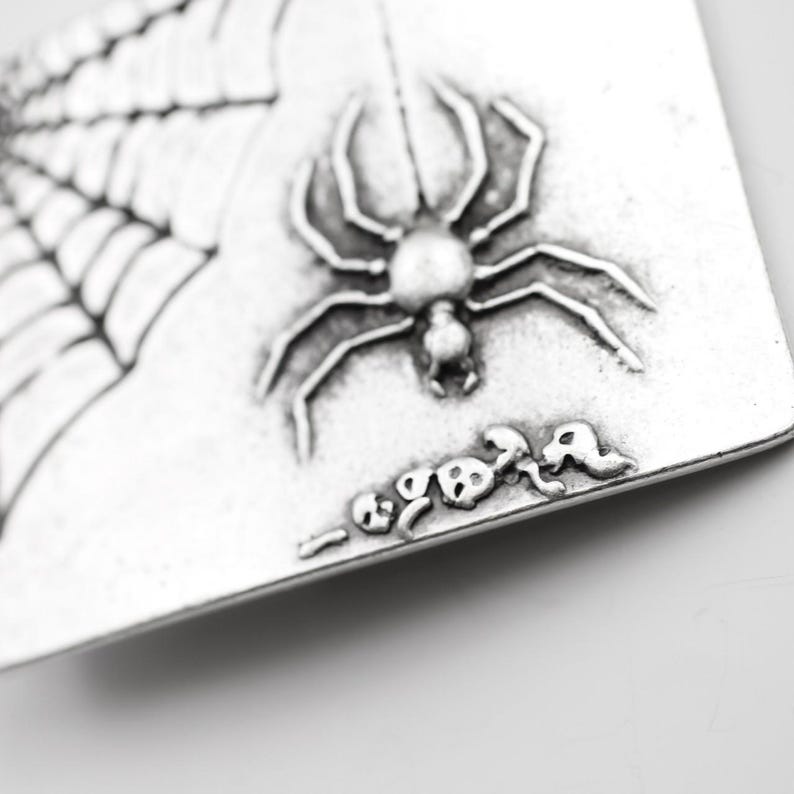 Spider Belt Buckle in Antique Silver, Gothic and Halloween-inspired ...