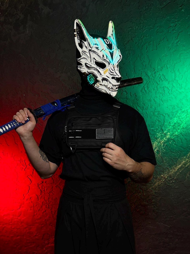 Cyberpunk Mask LED: White Kitsune Smart RGB LED Blutooth Techwear ...