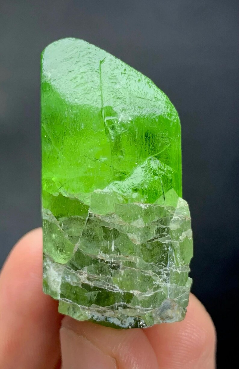 Natural Green Color Terminated Peridot Crystal From Supat Mine Kohistan ...