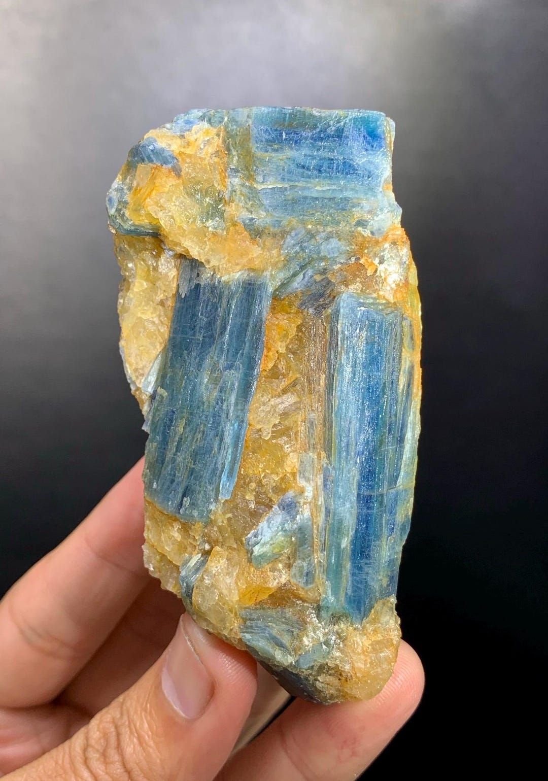 Natural Blue Color Fluorescent Kyanite Crystal Specimen From Skardu ...