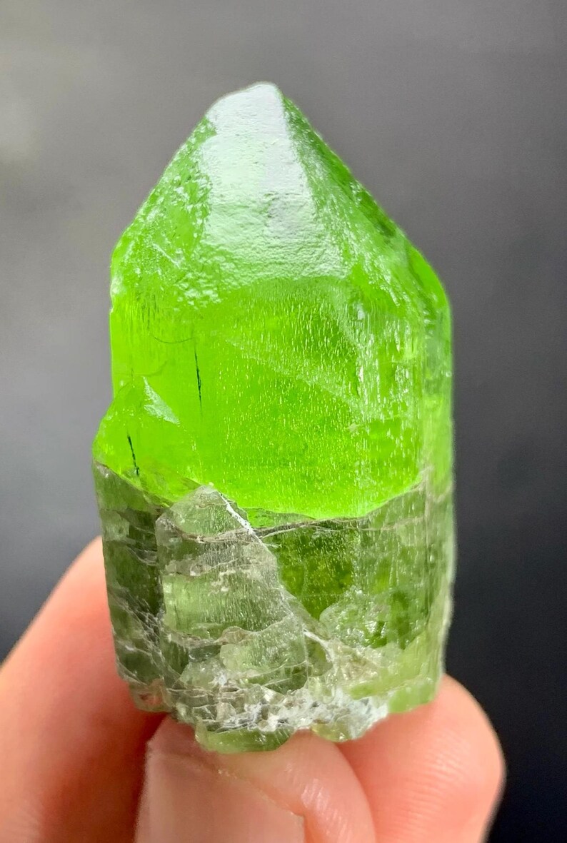 Natural Green Color Terminated Peridot Crystal From Supat Mine Kohistan ...