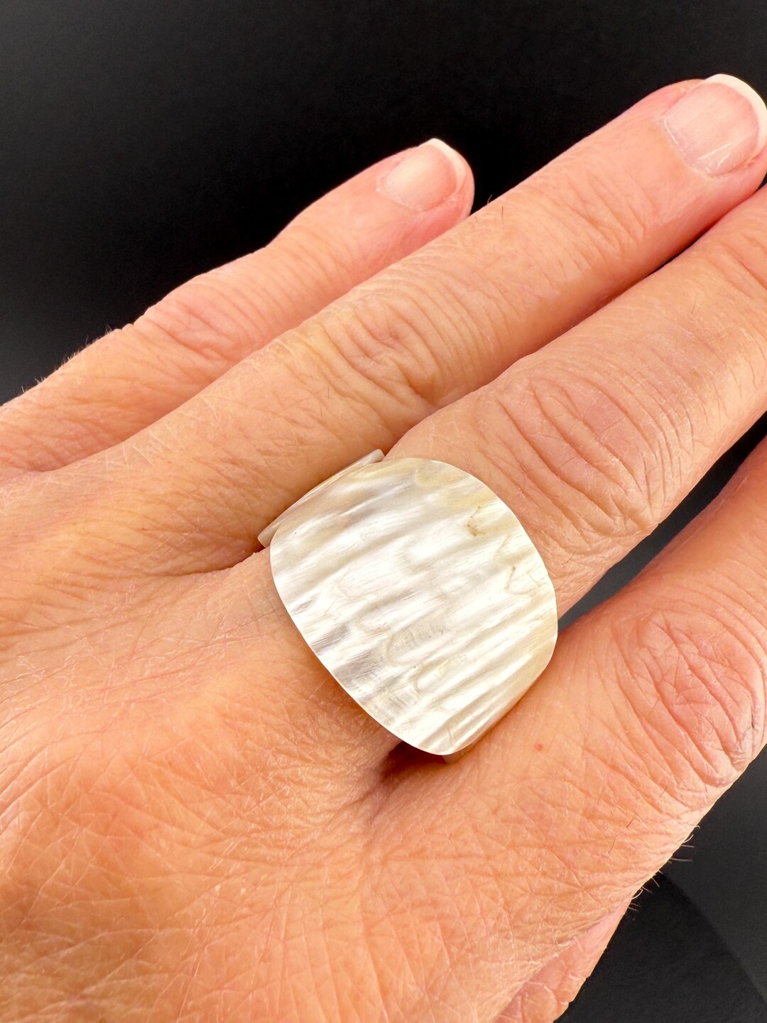 Vintage Chunky Mother of Pearl Shell Ring Size 7 - Etsy