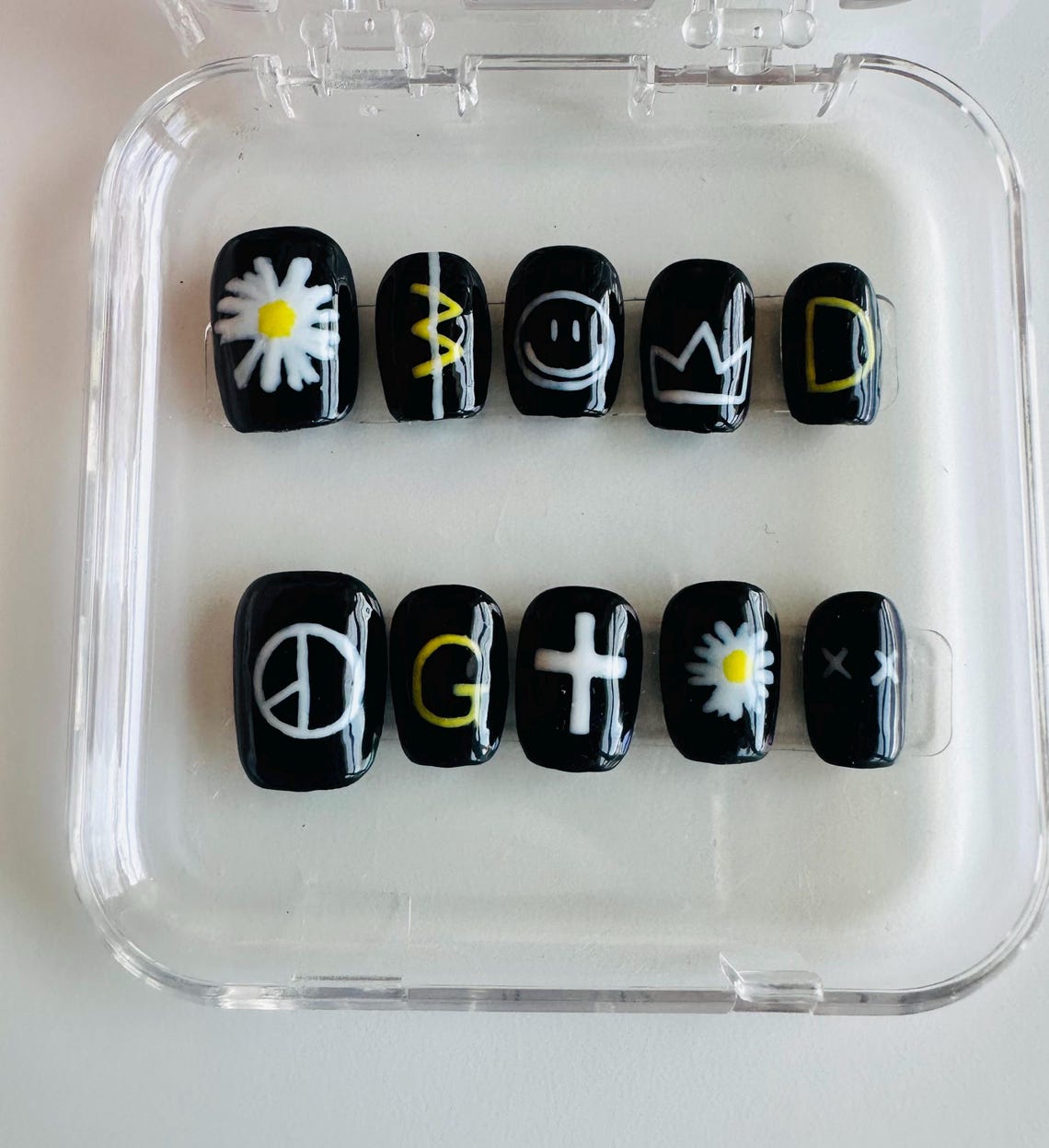 GD Inspired Graffiti Nails - Black Glossy Press on Nails With Peace ...