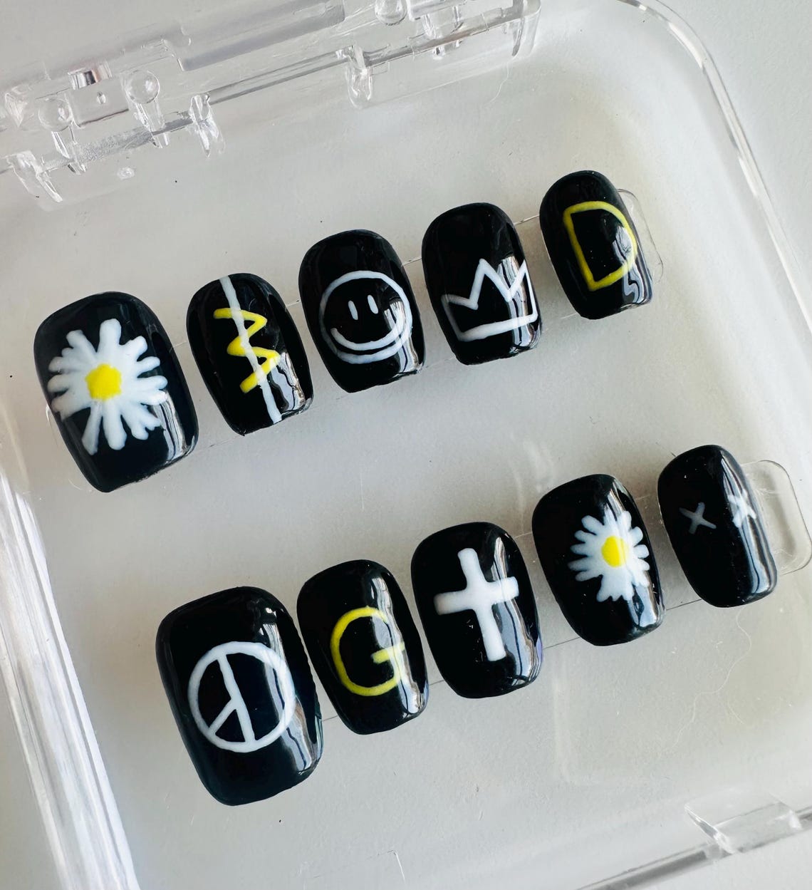 GD Inspired Graffiti Nails - Black Glossy Press on Nails With Peace ...