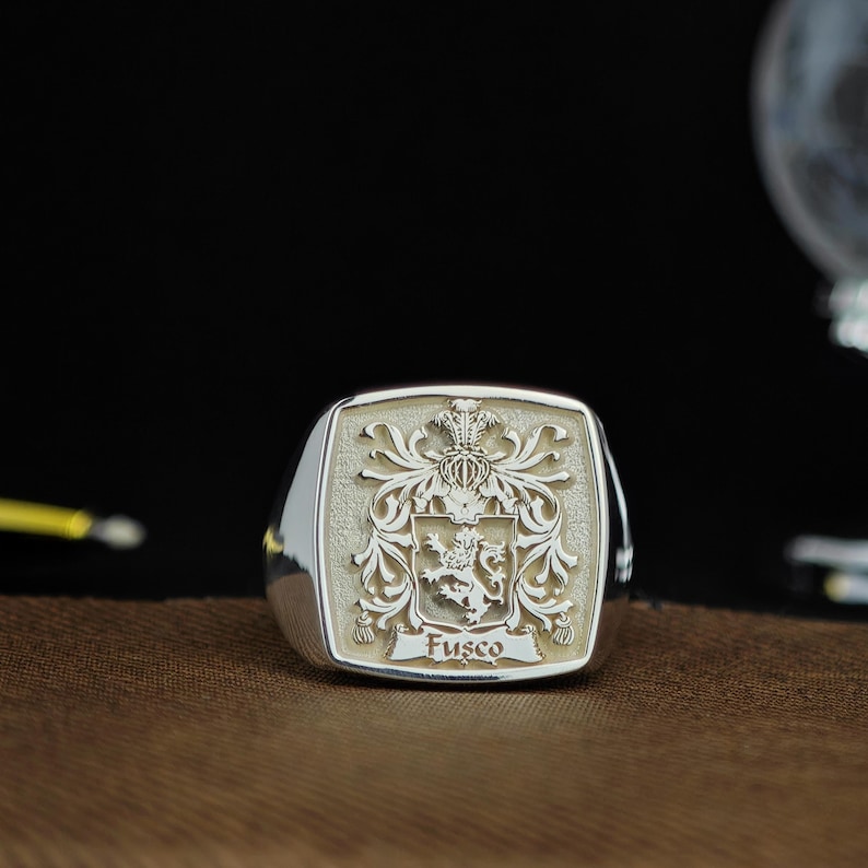 14K Solid Gold Custom Family Crest Signet Ring – Personalized Coat of ...