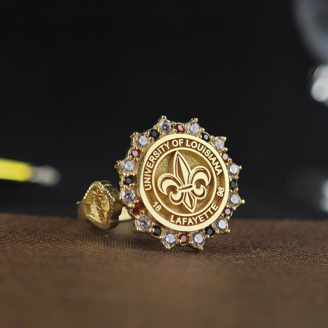 Personalized College Class Ring - University Graduation Keepsake in ...