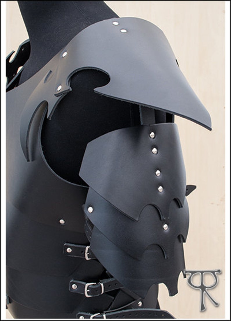 Dark Elf Pauldrons in Real Leather for Larp and Fantasy - Etsy