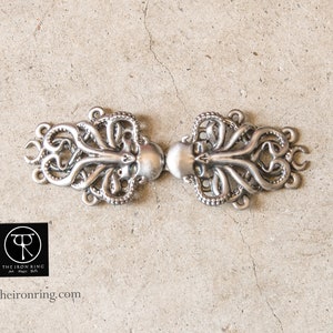 Eldritch Skull Clasps, Cthulhu Lovecraft Cultist Hook and Eye Fasteners ...