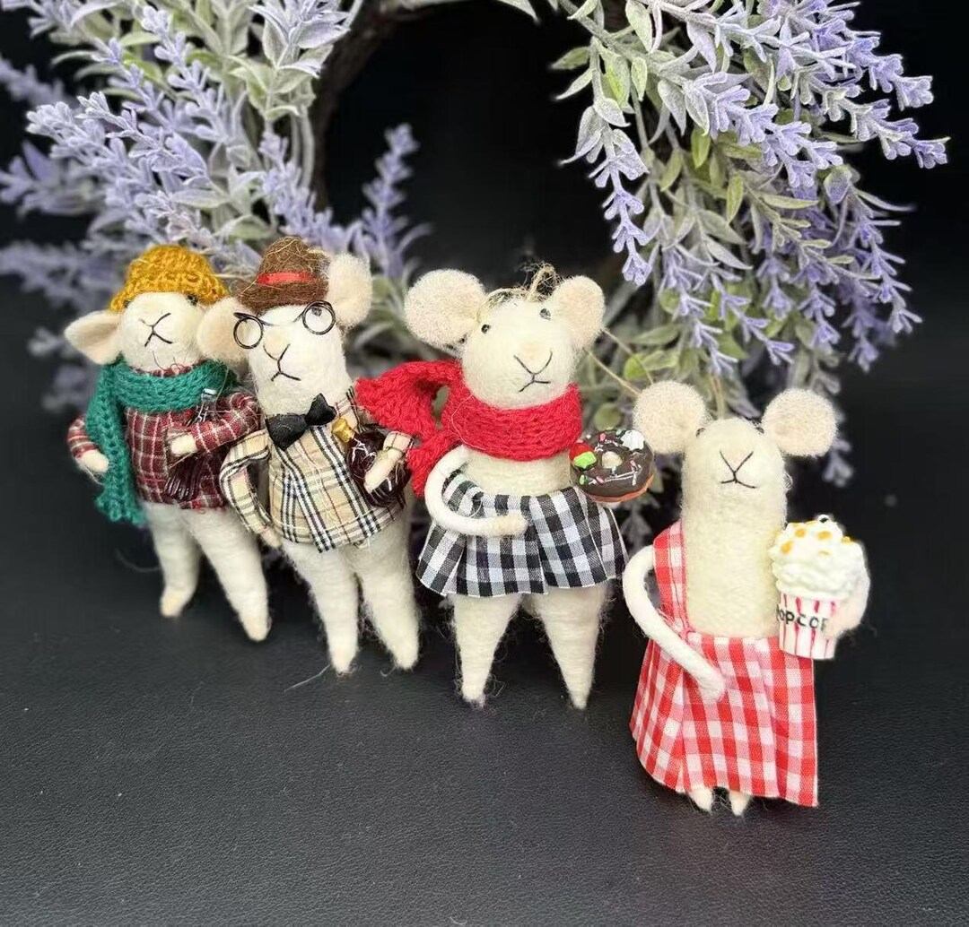 Set of 4 Felt-made Scottish-style Mouse Party; Holiday Wool Mouse ...