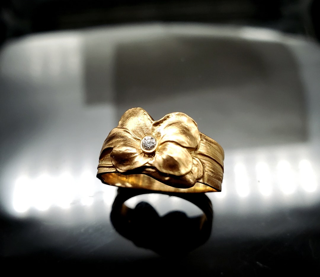 14K Gold Pansy Ring With Diamond - Etsy