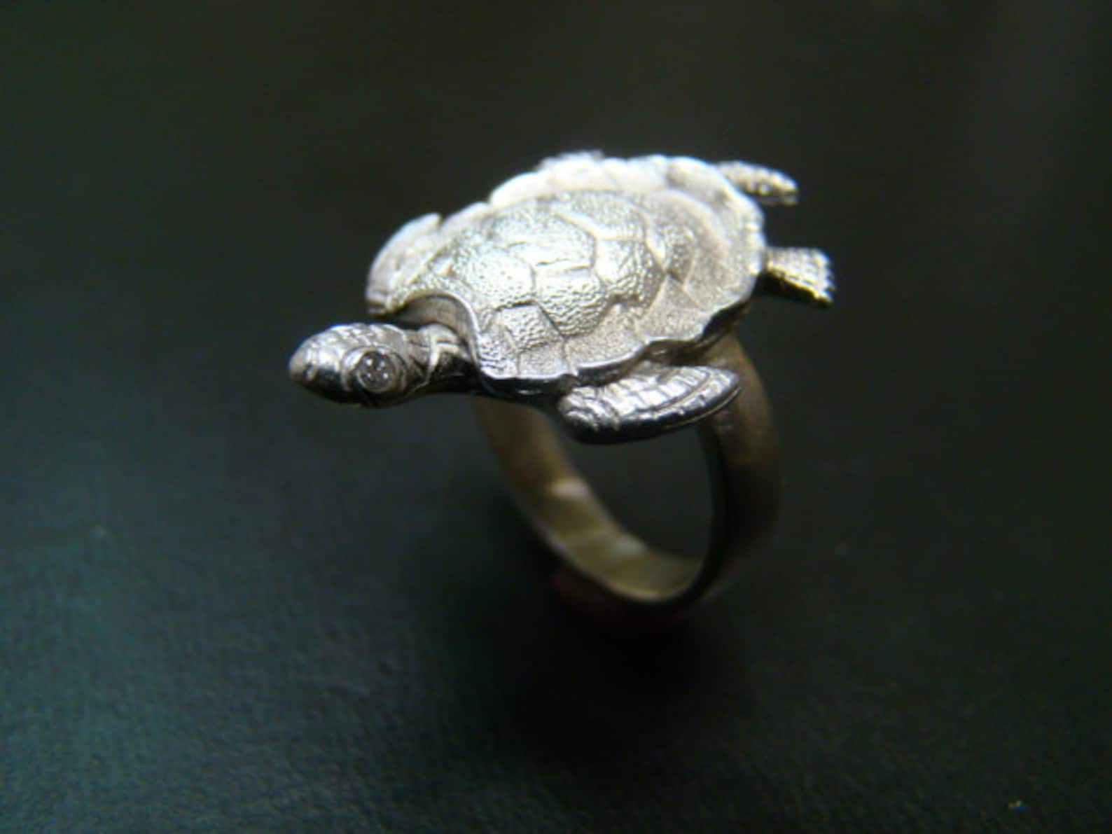 Beautifully Detailed Sterling Silver Turtle Ring With Diamond - Etsy