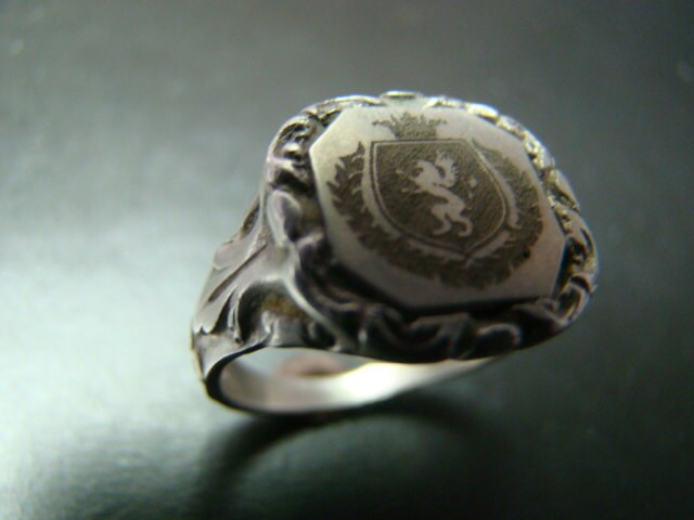 Elegant and Exciting Sterling Silver Griffin Crest Ring - Etsy