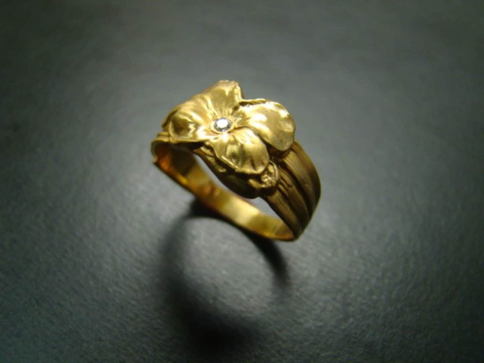 14K Gold Pansy Ring With Diamond - Etsy