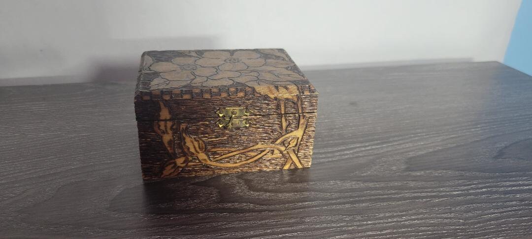 Vintage Wooden Flemish Art Pyrography Box With Dogwood Flowers - Etsy