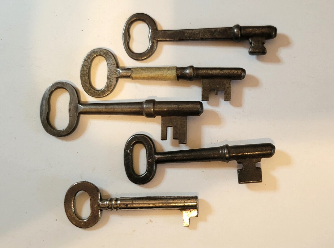 Lot of 5 Antique Skeleton Keys (B) - Etsy