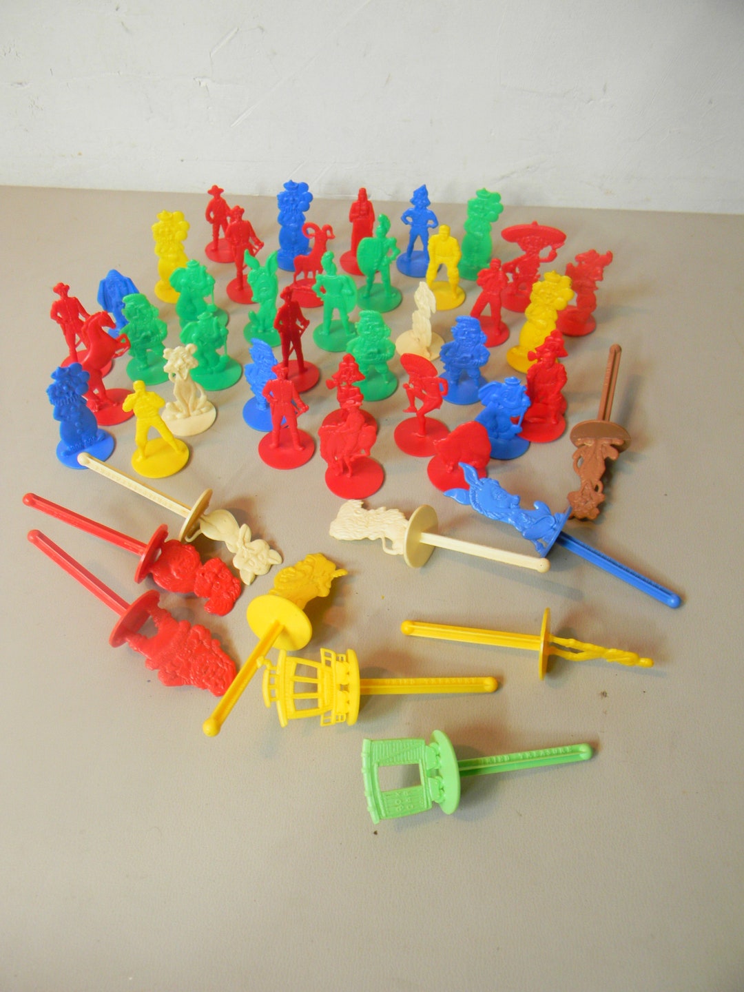 Lot of Vintage 1960s 1970s Plastic Ice Cream Truck Character Popsicle ...