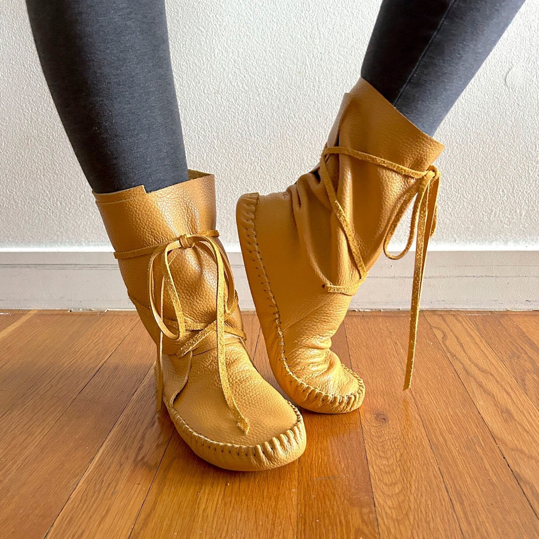 Handmade Moccasins | Indigenous Maker | Moccasins | Hi-top Moccasins ...