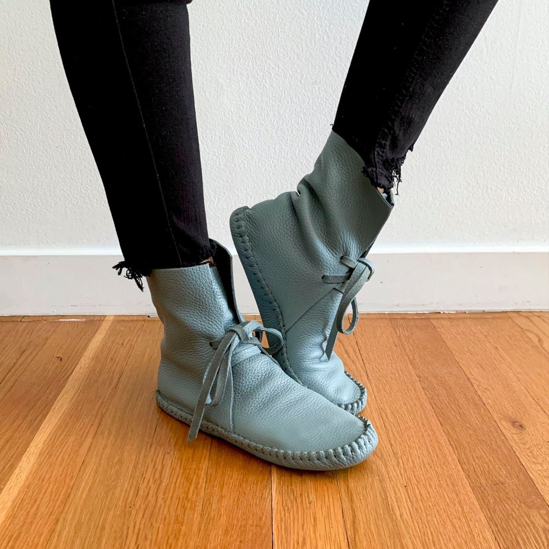 Handmade Moccasins | Indigenous Maker | Moccasins | Hi-top Moccasins ...