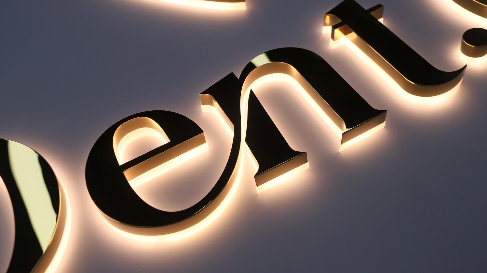 Custom Backlit Business Logo Sign: 3D Acrylic & Metal Wall Decor - Etsy