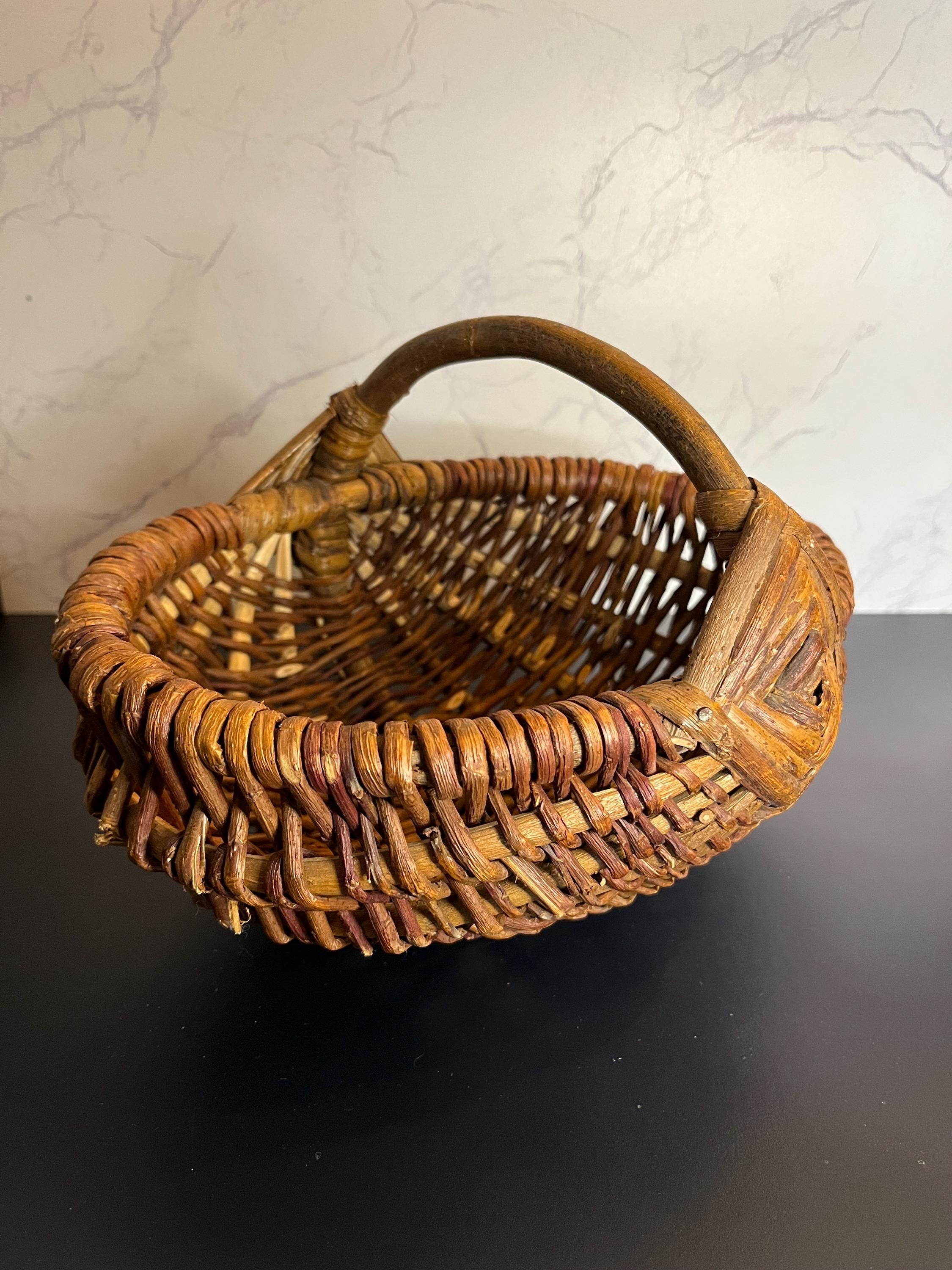 Vintage Single-handed Basket With Diamond Detail 10x7x4” (6” High With ...