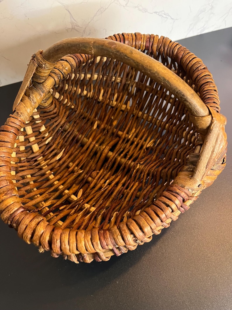 Vintage Single-handed Basket With Diamond Detail 10x7x4” (6” High With ...