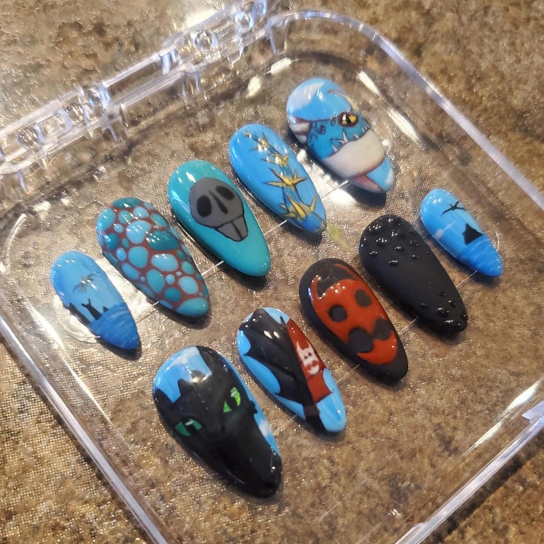 How to Train Your Dragon Nail Set (stormfly&toothless) - Etsy